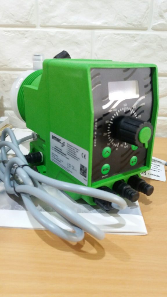 Bơm định lượng hóa chất Emec KMSMF Series 0-18l/h